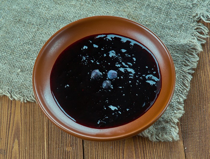 Máte přebytek švestek? Vyrobte si z nich Plumellu! | MOJE Bydlení